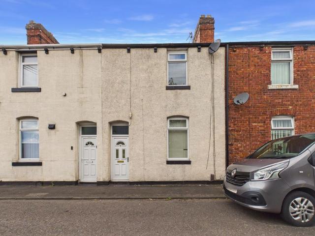 East View, Castletown, Sunderland SR5, 2 bed terraced house to rent, £695 pcm | PrimeLocation