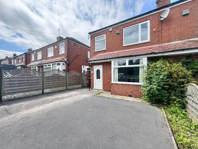 East View, Morley, Leeds LS27, 3 bed semi detached house to rent, £1,200 pcm | PrimeLocation