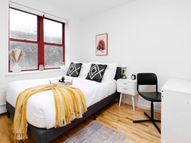 East Village apt w/Access to balcony