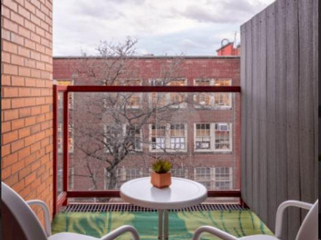 East Village unit w/ doorman, gym and laundry serv
