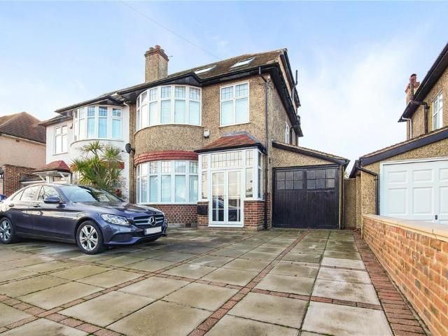 East Way, Croydon, CR0 4 bed semi detached house to rent £2,750 pcm £635 pw
