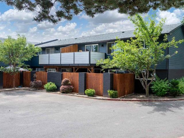 East 25 3 Bedroom Apartment for Rent at 755 Se Hogan Rd, Gresham, OR 97080 A.S.E.R.T