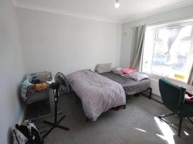 Eastcote Avenue, Greenford, UB6