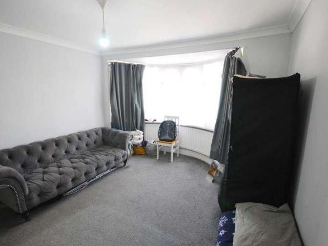 Eastcote Avenue, Greenford, UB6