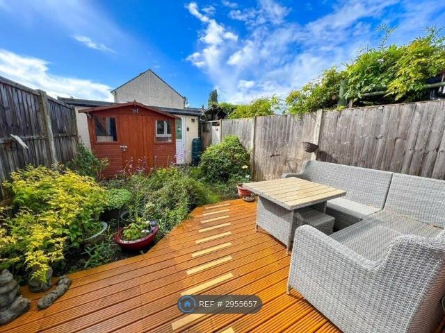 Eastcote Avenue, West Molesey KT8, Room to rent, £895 pcm | PrimeLocation