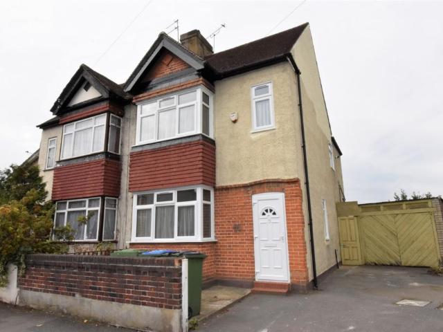 Eastcombe Avenue, London, SE7 4 bed house to rent £2,350 pcm £542 pw