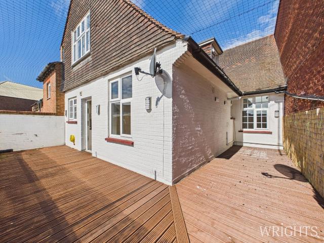 Eastcheap, Letchworth Garden City SG6, 3 bed flat to rent, £1,550 pcm | PrimeLocation