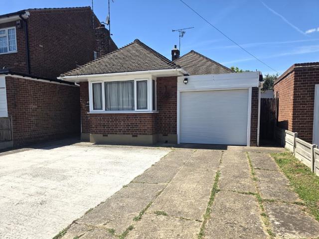 Eastbourne Grove, Westcliff On Sea SS0, 2 bed detached bungalow to rent, £1,700 pcm | PrimeLocation