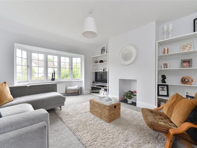 Eastbourne Road, London W4, 2 bed flat to rent, £2,180 pcm | PrimeLocation