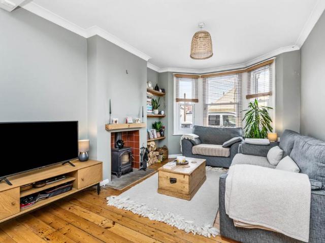 Eastbrook Road, Brighton 3 bed end of terrace house to rent £2,995 pcm £691 pw