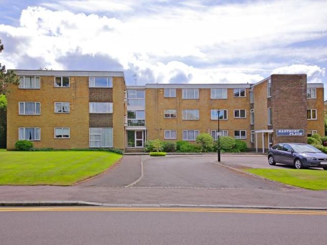 Eastbury Avenue, Northwood HA6, 2 bed flat to rent, £1,850 pcm | PrimeLocation