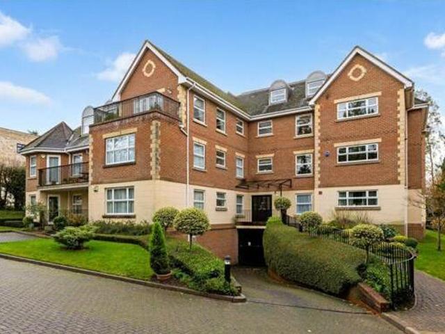 Eastbury Avenue, Northwood, 2 Bedroom Apartment