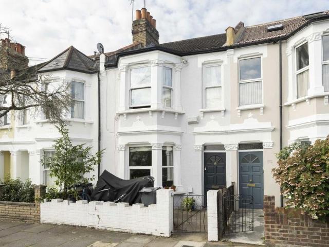 Eastbury Grove, London W4 1 bed flat to rent £1,900 pcm £438 pw