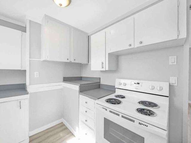 Eastgate Apartments 2 Bedroom Apartment for Rent at 123 Se 97th Ave, Portland, OR 97216 Hazelwood