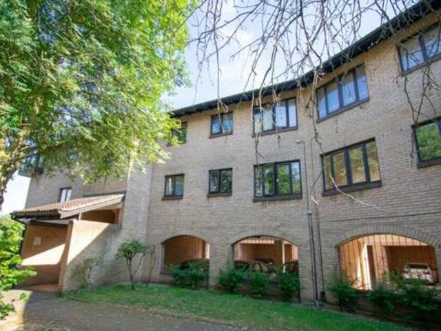 Eastgate Close, Thamesmead, 2 Bedroom Flat