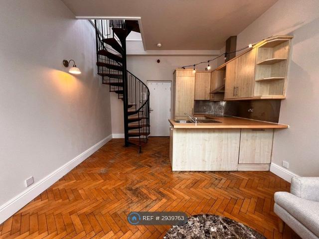 Eastgate, Leeds LS2, 1 bed flat to rent, £925 pcm | PrimeLocation