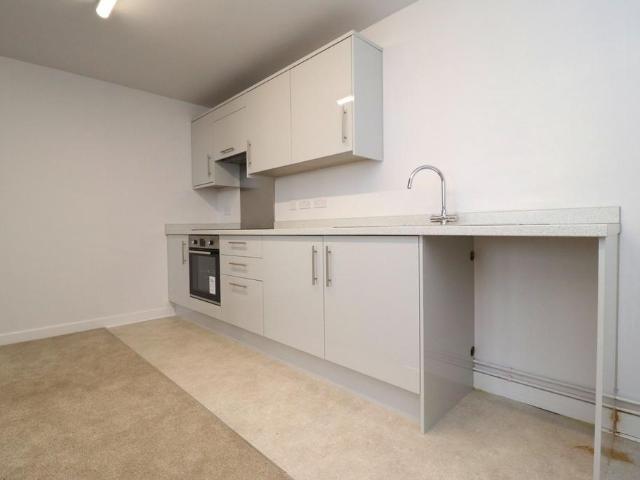 Eastgate Street, Gloucester, GL1 2 bed flat to rent £1,000 pcm £231 pw