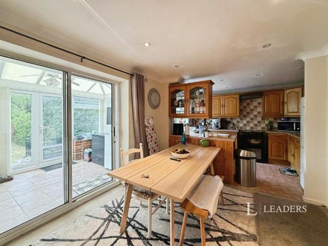 Eastdale Road, Burgess Hill, West. 4 bed semi detached house to rent £1,895 pcm £437 pw