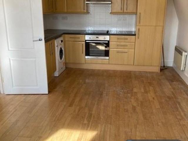 Easter House, Braintree, CM7 2 bed flat to rent £1,125 pcm £260 pw