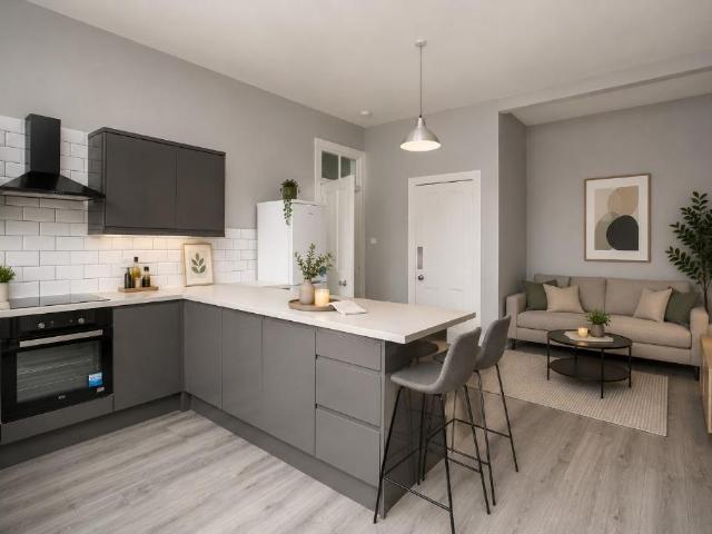 Easter Road, Easter Road, Edinburgh, EH6 2 bed flat to rent £1,325 pcm £306 pw
