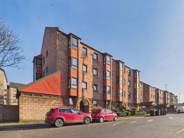 Easter Road, Leith, Edinburgh EH6, 2 bed flat to rent, £1,275 pcm | PrimeLocation