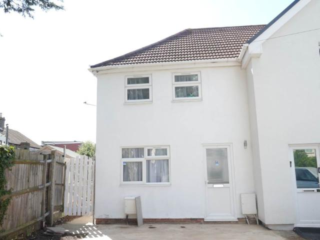 Eastern Avenue, Waltham Cross EN8, 2 bed terraced house to rent, £2,200 pcm | PrimeLocation