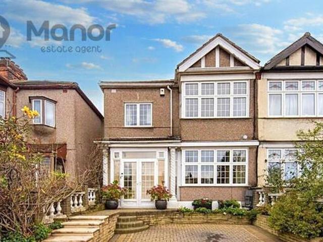 Eastern Avenue, Ilford, 4 Bedroom Semi detached