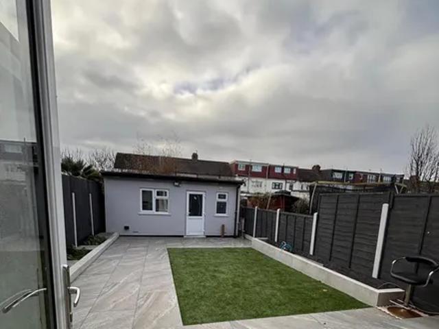 Eastern Avenue, London, IG2 6PJ, United Kingdom | 5 bed townhouse for rent #138222477 | Rentberry