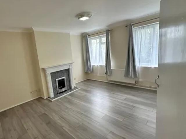 Eastern Avenue, London, RM6 5SA, United Kingdom | 2 bed apartment for rent #166268115 | Rentberry