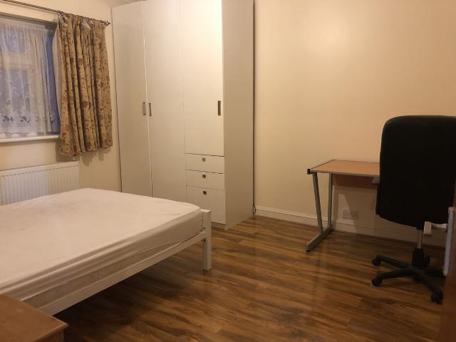 Eastern Avenue, Newbury Park, Essex IG2, Room to rent, £900 pcm | PrimeLocation
