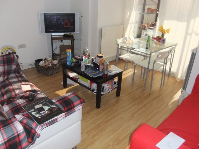 Eastern Avenue, Reading RG1, 4 bed semi detached house to rent, £2,500 pcm | PrimeLocation