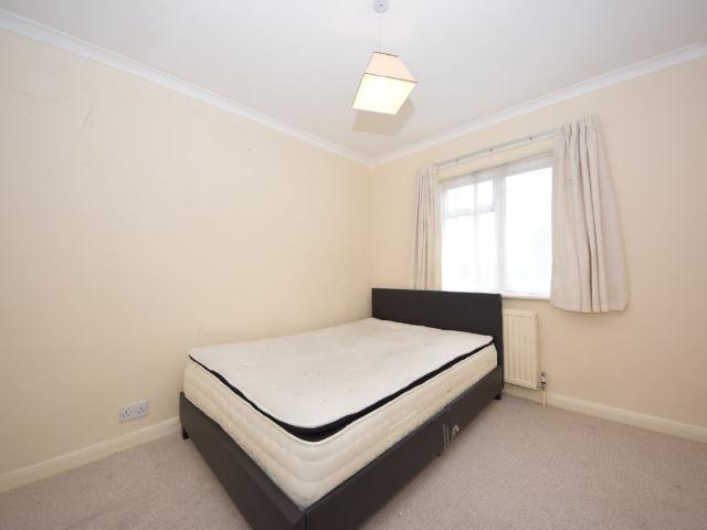 Eastern Avenue, Redbridge IG4, Barn conversion to rent, £895 pcm | PrimeLocation