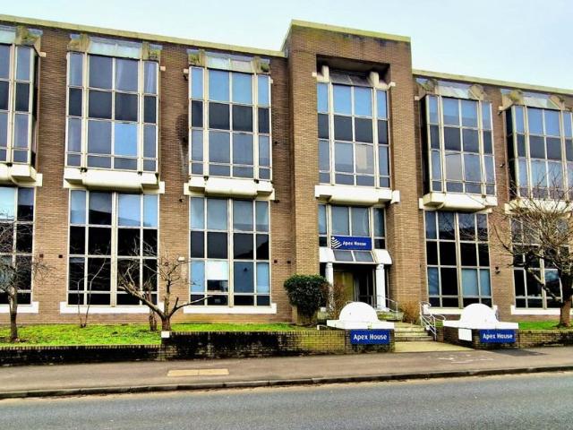 Eastern Road, Bracknell, Berkshire RG12, 1 bed flat to rent, £1,050 pcm | PrimeLocation