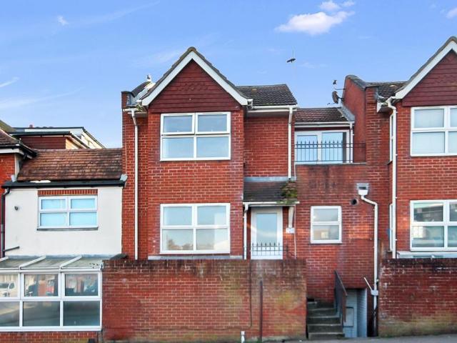 Eastern Road, Brighton 3 bed terraced house to rent £1,995 pcm £460 pw