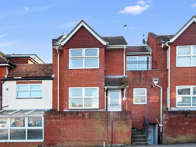 Eastern Road, Brighton BN2, 3 bed terraced house to rent, £1,995 pcm | PrimeLocation
