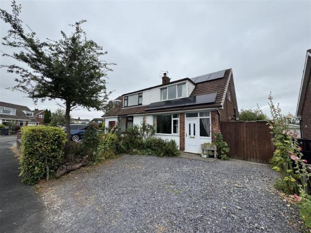 eastfield drive, longton