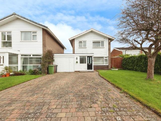 Eastfield Drive, Solihull B92, 3 bed detached house to rent, £1,695 pcm | PrimeLocation