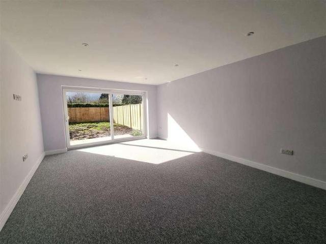 Eastfield Lane, Ringwood, BH24
