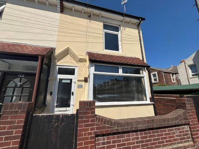Eastfield Road, Southsea, PO4 2 bed end of terrace house to rent £1,275 pcm £294 pw