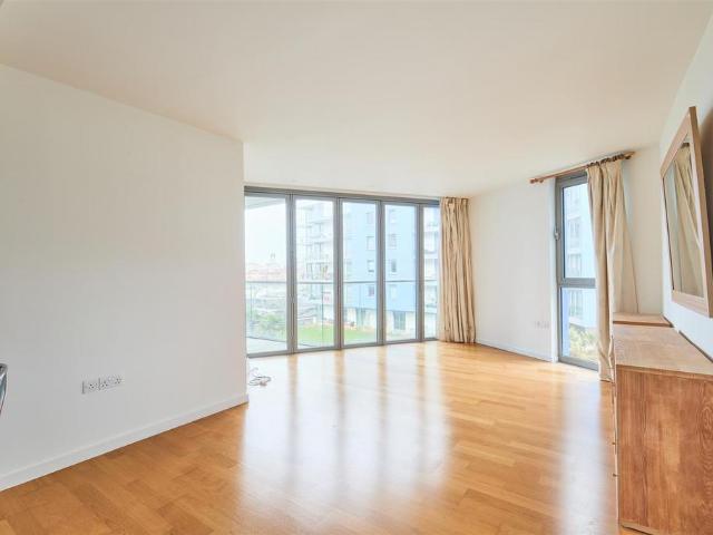 Eastfields Avenue, Wandsworth, SW18 2 bed apartment to rent £3,200 pcm £738 pw