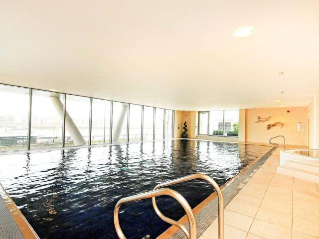 Eastfields Avenue, Putney, London, SW18 3 bed flat to rent £4,700 pcm £1,085 pw
