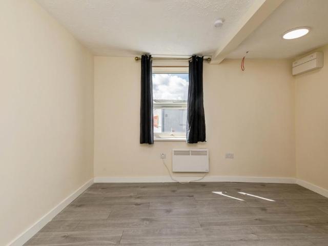 Easton Road, Bristol, Somerset, BS5 1 bed flat to rent £1,000 pcm £231 pw