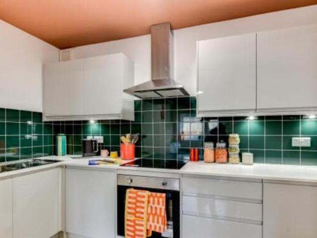 Eastover Grove, Bath, 6 Bedroom House