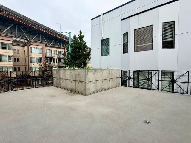 Eastlake Gardens 1 Bedroom Apartment for Rent at 3230 Eastlake Ave E, Seattle, WA 98102 Portage Bay