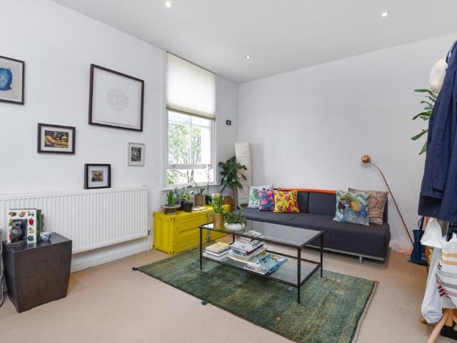 Eastlake Road, Camberwell, London, SE5 1 bed flat to rent £1,800 pcm £415 pw