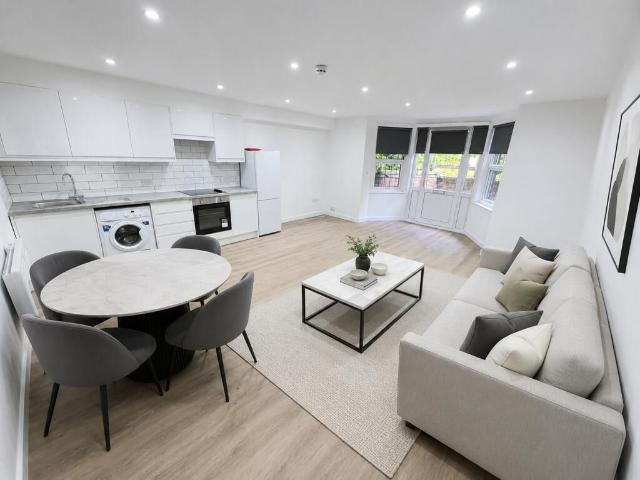 Eastlake Road, London SE5, 1 bed flat to rent, £1,750 pcm | PrimeLocation