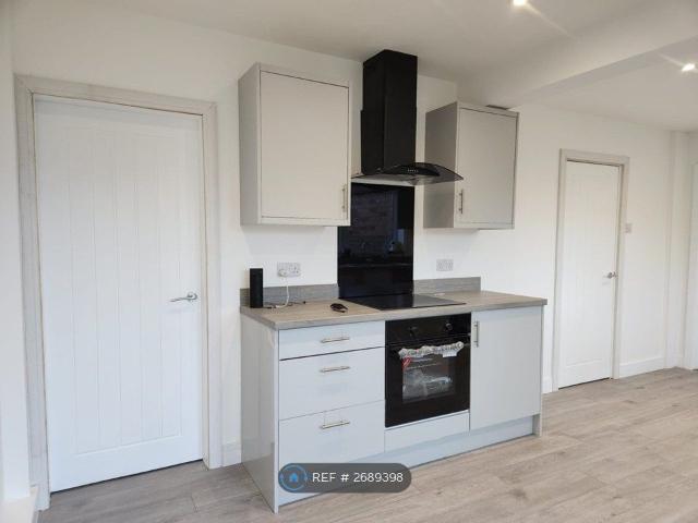 Eastleigh Drive, Tingley, Wakefield WF3, 3 bed semi detached house to rent, £1,200 pcm | PrimeLocation
