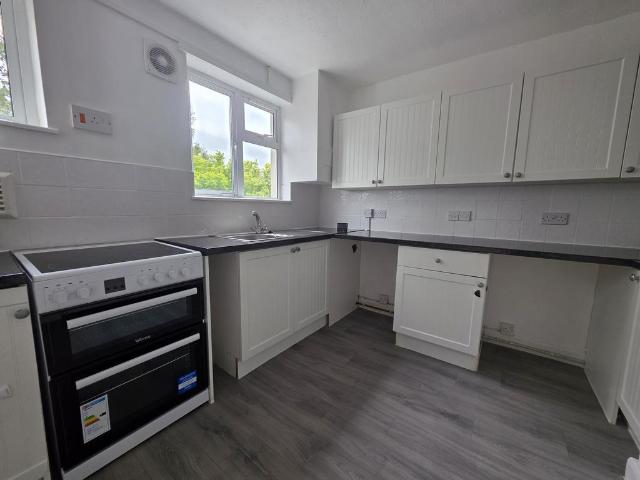 Eastleigh Road, Devizes, SN10 3 bed apartment to rent £1,150 pcm £265 pw