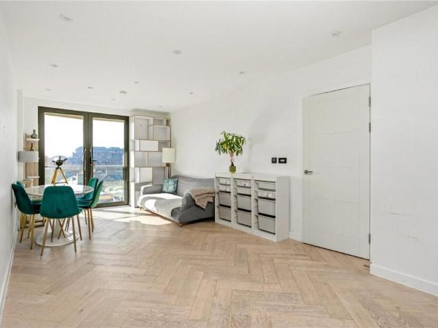 Eastlight Apartments, City Of London E1, 2 bed flat to rent, £3,000 pcm | PrimeLocation