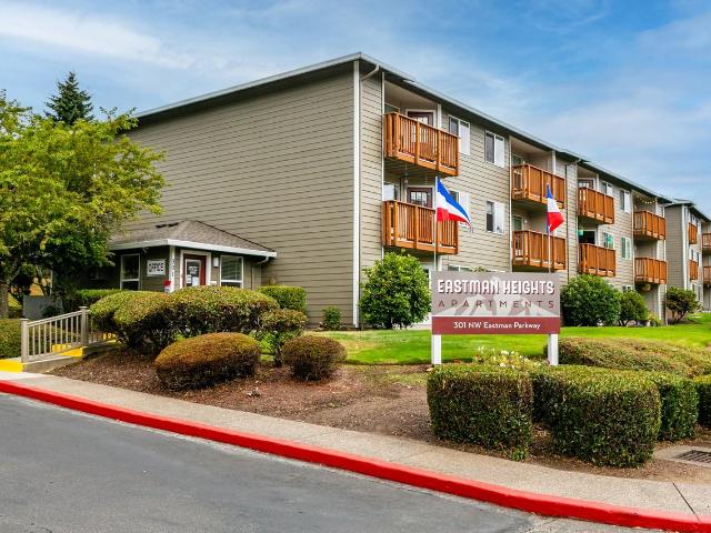 Eastman Heights 2 Bedroom Apartment for Rent at 301 Northwest Eastman Parkway, Gresham, OR 97030 Gresham Northwest